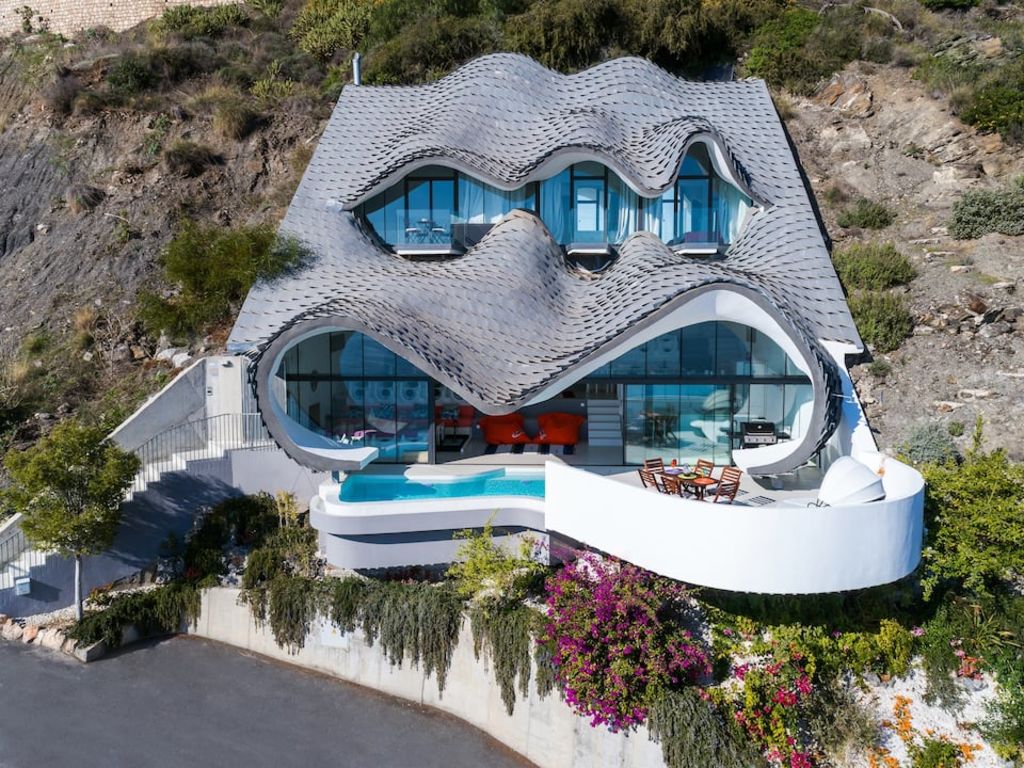 Check out this extravagant cliffside house in Spain