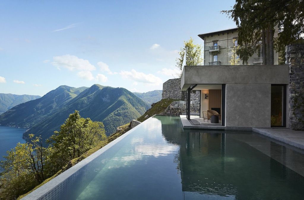 Check out this villa with AMAZING views over Lake Como | HolidayPirates