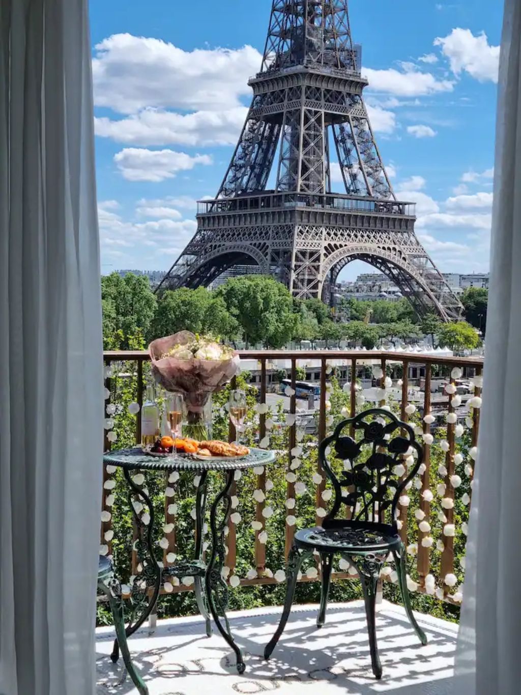 Apartment mit Blick auf den Eiffelturm 😍