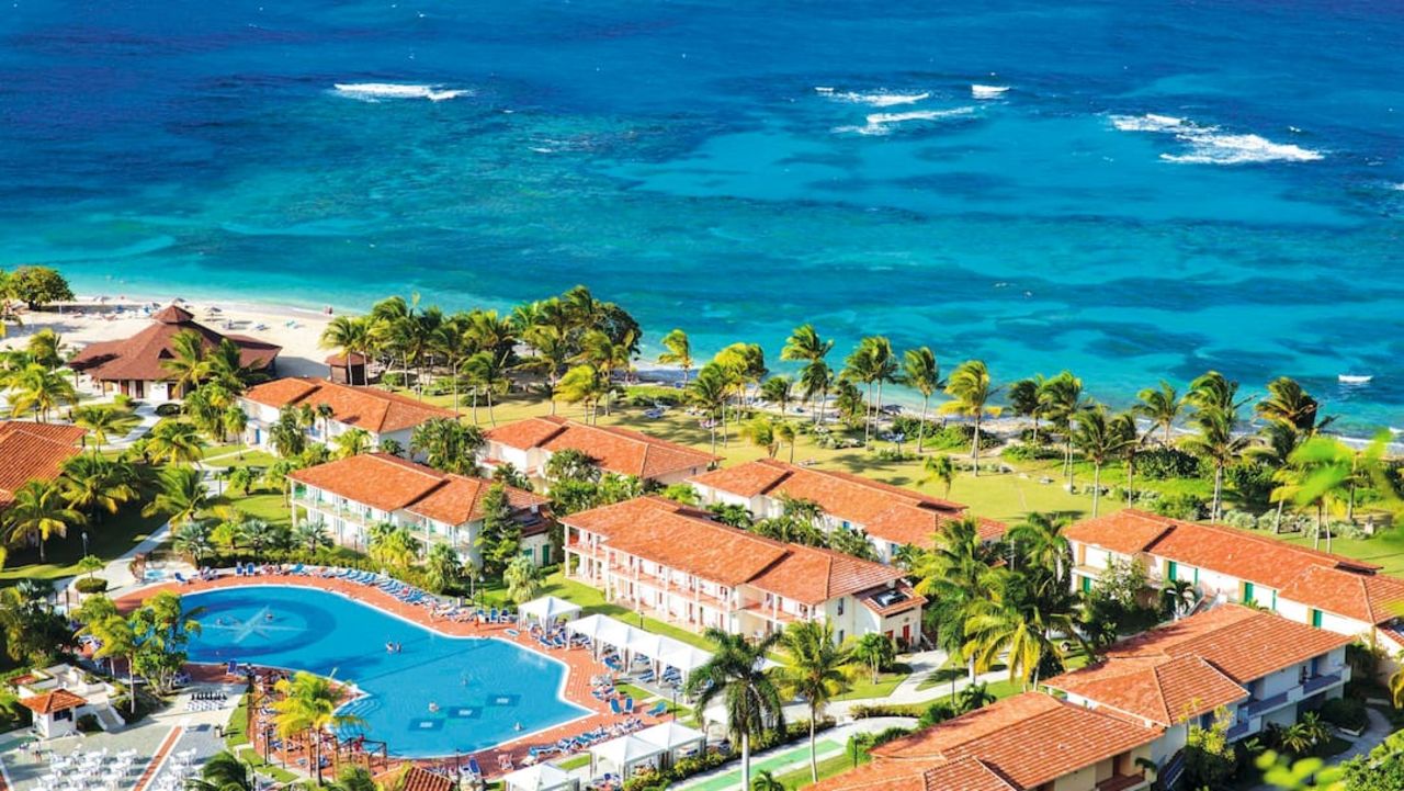 HolidayPirates | Cheap Hand-Picked Holiday Deals 2022