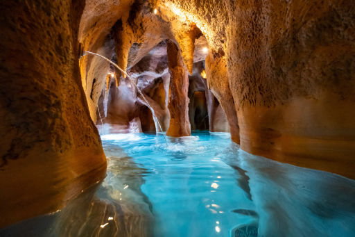 Hotel pazzesco con spa troglodita 💦