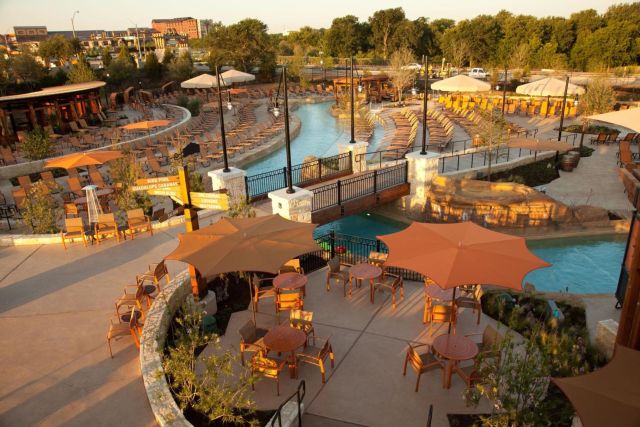 Everything's Bigger at This Lone Star Resort 💦 🌟