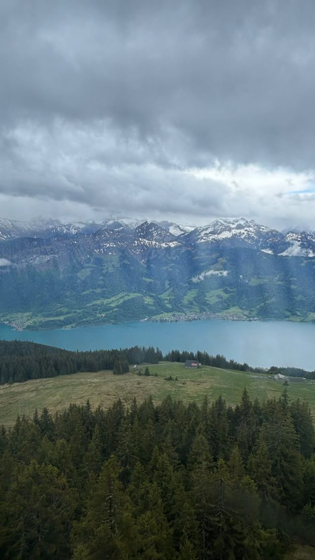 Trenino Verde delle Alpi: itinerario tra laghi e Berna