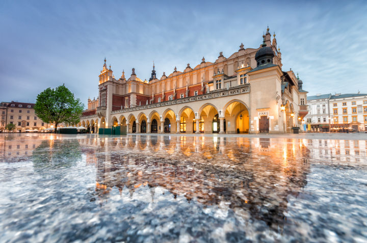 🇵🇱 Wow, Krakow! Magical Polish Castles and Cathedrals to Indie-Film ...