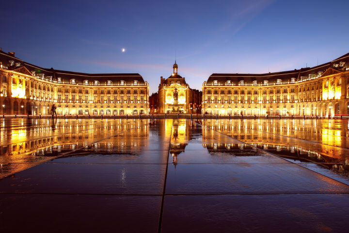 🇫🇷 Visit beautiful Bordeaux for amazing food and wine 🍷