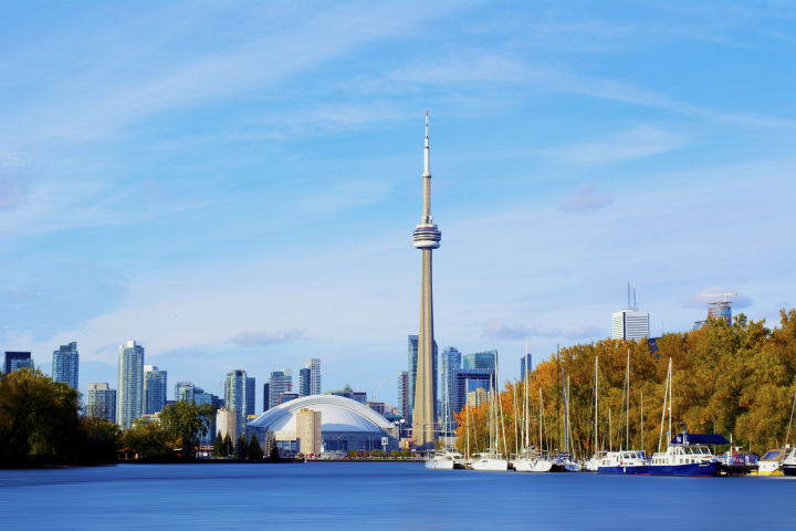 5-night 4⭐️ Toronto holiday in spring 🇨🇦