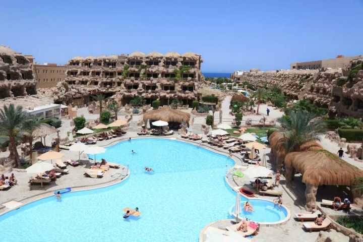 Yabba dabba doo! 🐕 🦕 Hotel u Flintstonów 🗿 z All Inclusive 🍹 w Egipcie 🇪🇬