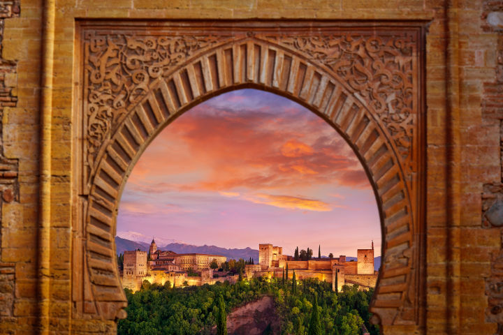 Duerme en un antiguo palacio mozárabe en GRANADA