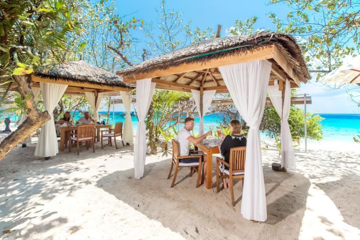 Reethi Beach Resort | Strandurlaub auf den Malediven