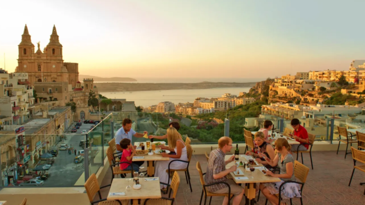 Piscine en rooftop à Malte 😍