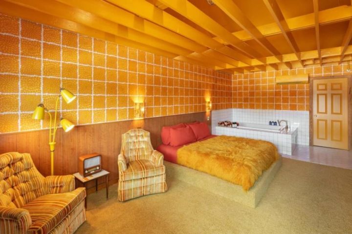 Check Out This 70s-Themed Motel in Nashville | TravelPirates