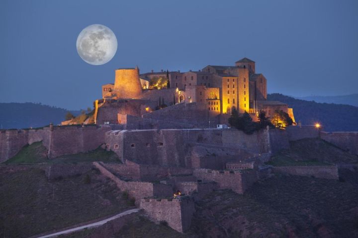 Stay in a Castle & Fortress near Barcelona | TravelPirates