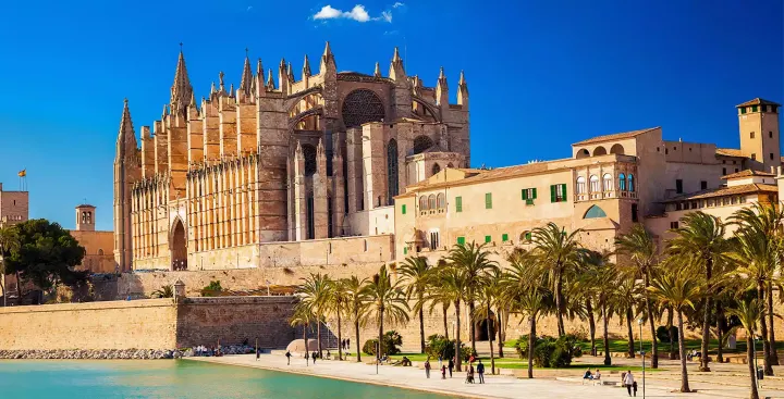 🐟 Viaje con Media Pensión a MALLORCA