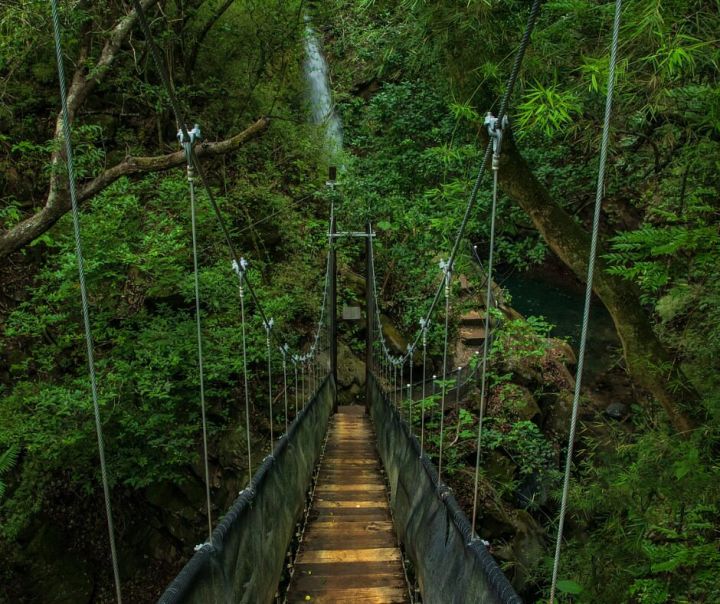 This Costa Rican Resort Gives Iceland's Blue Lagoon a Run for its Money