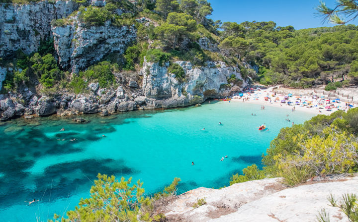 Menorca family getaway with ️, bags & transfers UNDER £120 per person 🤯🌴🇪🇸