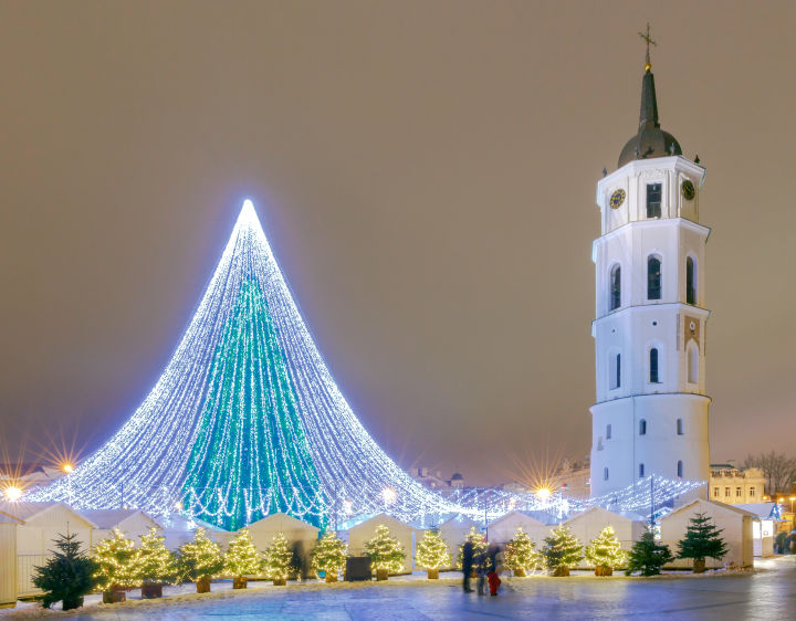 Flights to Lithuania: Great deals for your holidays