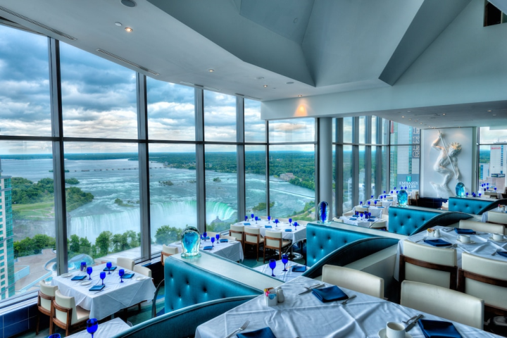 🇨🇦 4-night stay at Niagara Falls in Hilton hotel with flights 😮