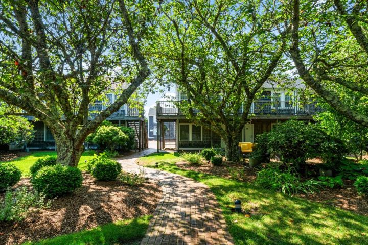 There Once was a Man Who Stayed in Nantucket... 🌀🏡