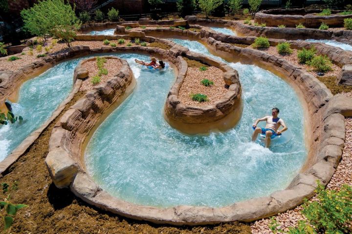 Colorado Lodge with the World's Largest Mineral Hot Springs Pool 🇺🇸 ♨️