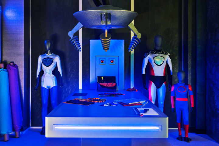🏆 Airbnb Icons: Design Your Own Incredibles Superhero Suit at Edna's ...
