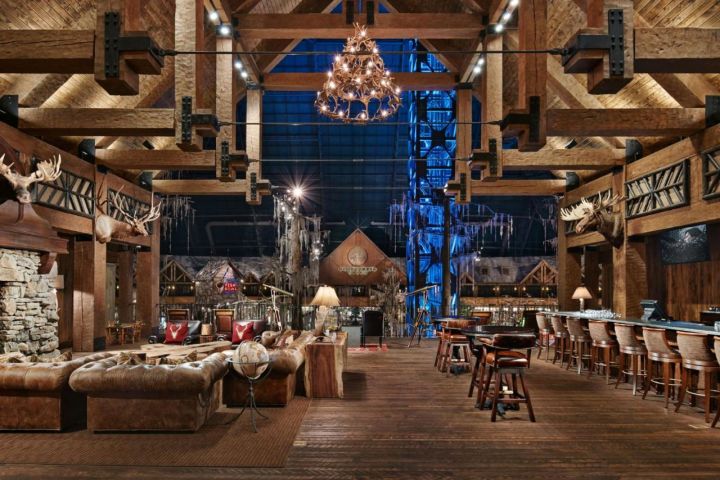 Sleep Inside the Bass Pro Shop Pyramid in Memphis | TravelPirates