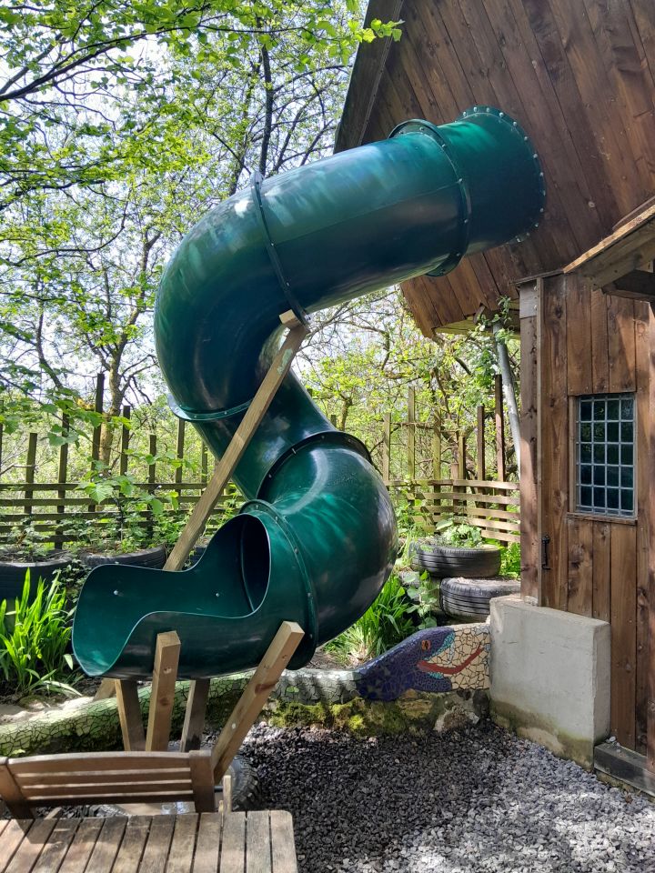 2-night Somerset treehouse stay with slides & goats 🏡🐐