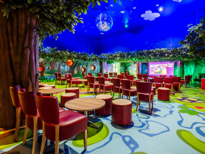 Alton Towers family summer getaway -- 10% OFF & kids swim FREE