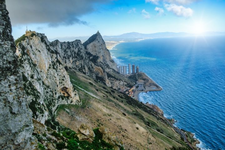😍 Flights to GIBRALTAR This Winter Are Almost Half Price! 🇬🇮