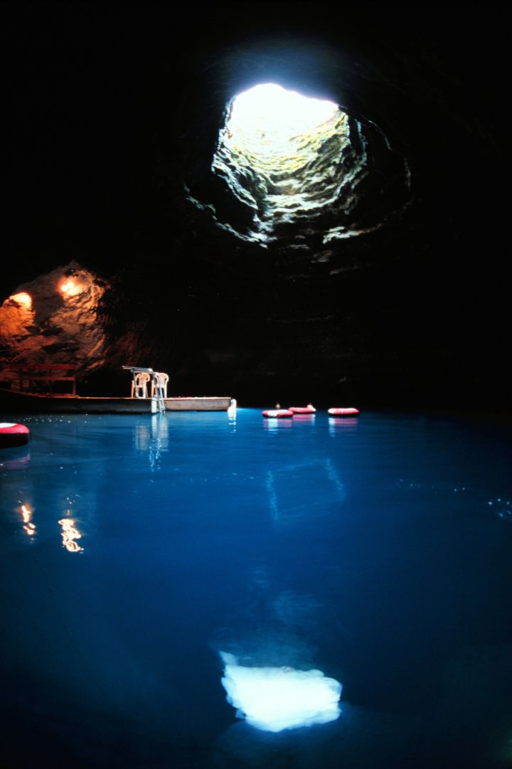 Explore Utah’s Hidden Gem with a Geothermal Cave Pool Getaway 🔥 🏊