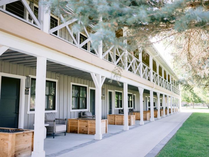 Explore Utah’s Hidden Gem with a Geothermal Cave Pool Getaway 🔥 🏊