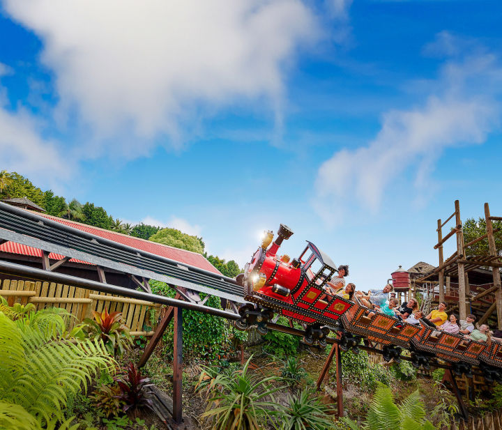 🧑‍🧑‍🧒‍🧒 Alton Towers family getaway with FREE 2-day kids’ tickets