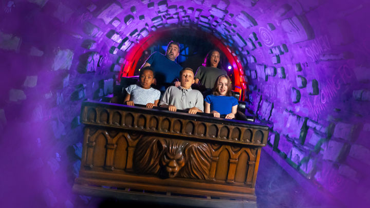 🧑‍🧑‍🧒‍🧒 Alton Towers family getaway with FREE 2-day kids’ tickets