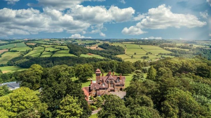 Summer North Devon hotel stay under £100 🌞🏖️