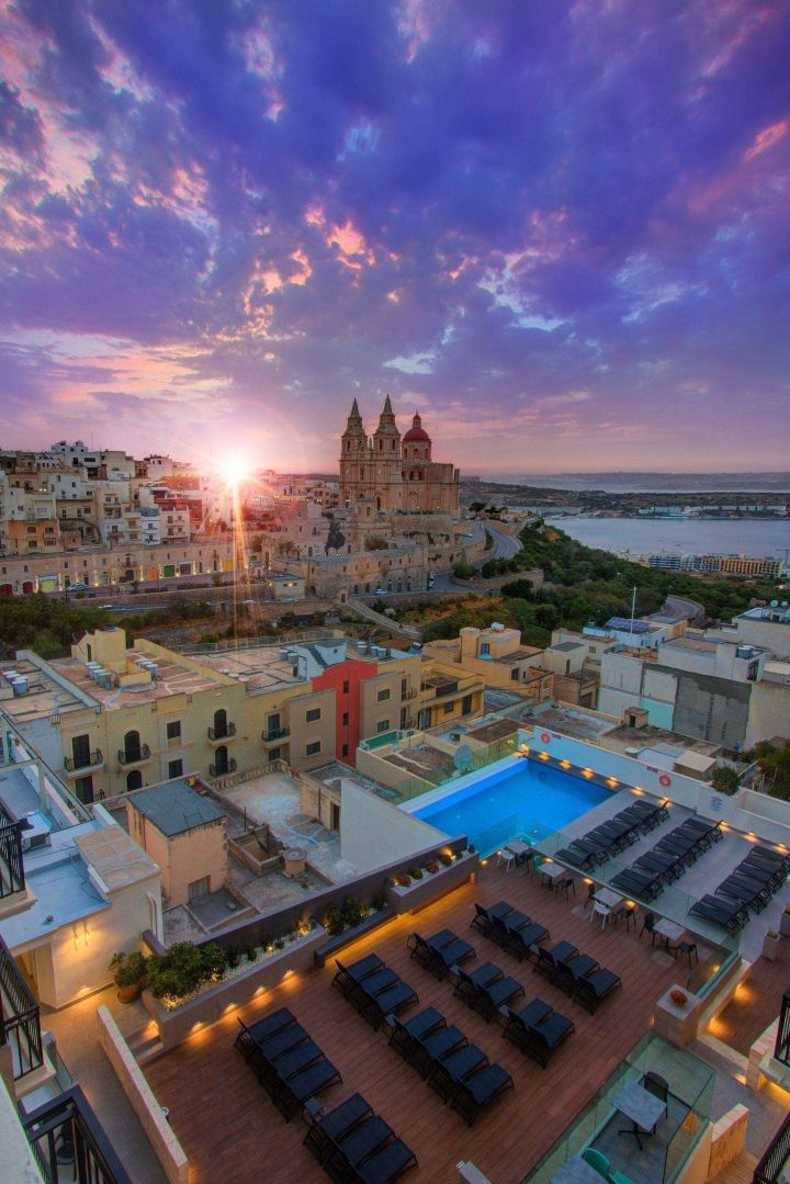 Stunning 5-night Malta holiday in 4⭐️ hotel with CAVE BAR 😍