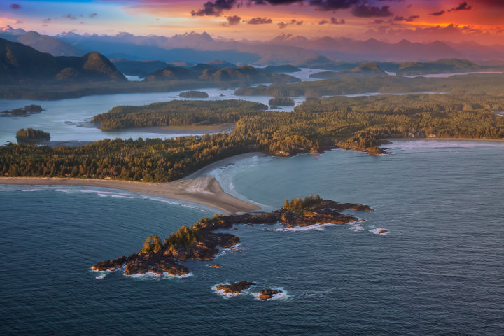 Visit the 'Hawaii of Canada' in British Columbia 🌺 🐋