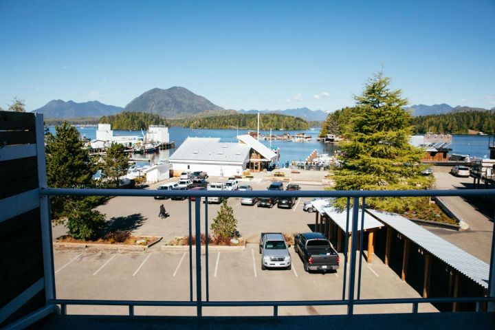Visit the 'Hawaii of Canada' in British Columbia 🌺 🐋