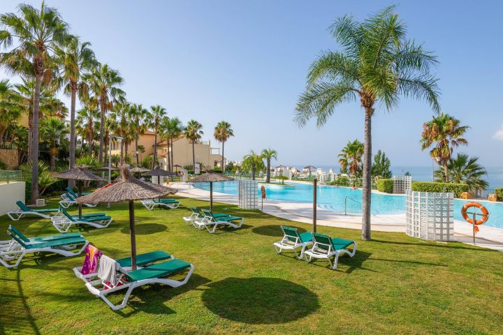 Costa del Sol family holiday for under £500 TOTAL 🤯🏝️