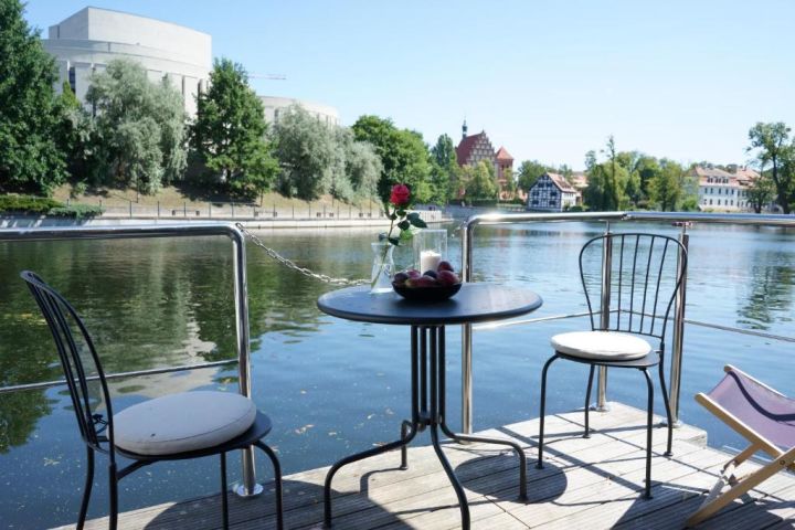 City break w domkach na wodzie 🛳️