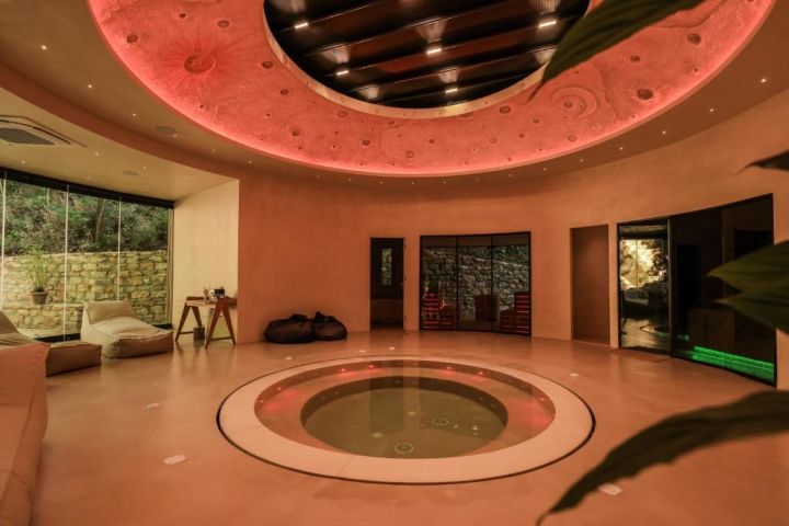 Albanië: incl. vlucht, villa & huurauto | VakantiePiraten