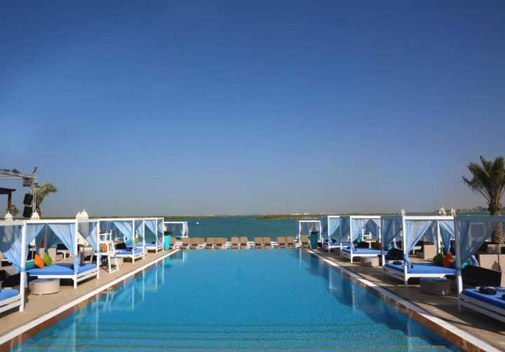 4⭐️ Abu Dhabi family getaway with Yas Island tickets🎢💦