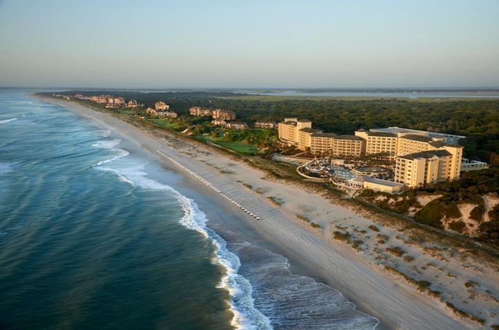 Affordable Stay at a Florida AAA Four‑Diamond Beach Resort 💎🌞