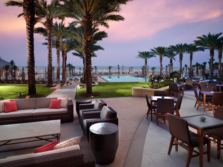 Affordable Stay at a Florida AAA Four‑Diamond Beach Resort 💎🌞