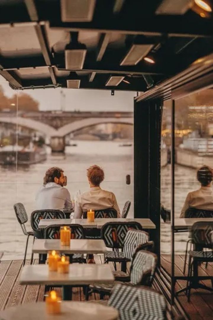 STUNNING 4⭐️ Paris floating hotel with pool 💦