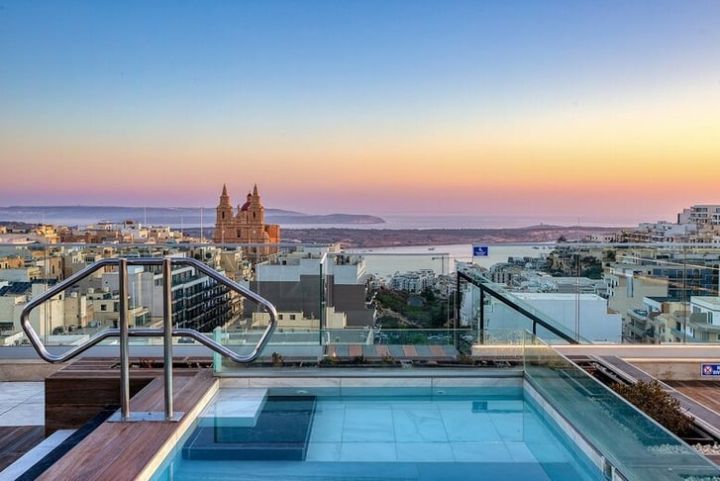 Dreamy Malta mini-break at hotel with infinity pool ️ 😍 🇲🇹 🌊