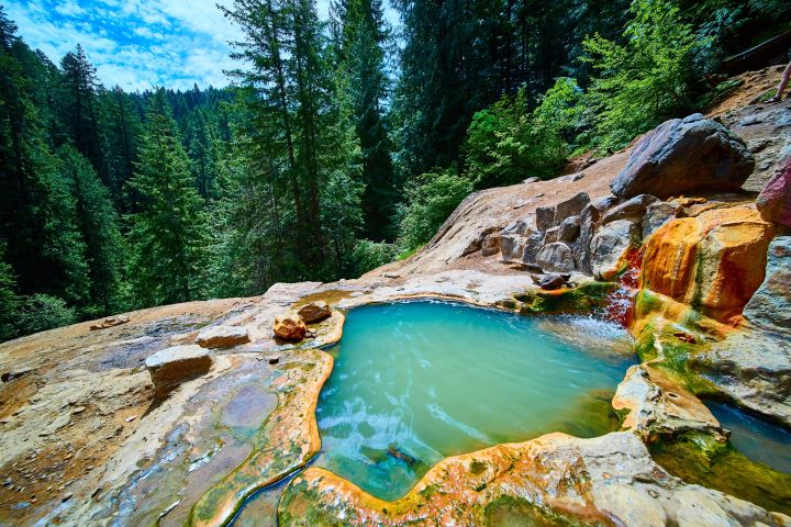 These Unique Cliffside Hot Pools Are In Oregon 🧗♨