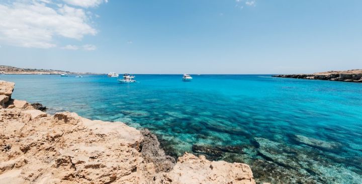 4🌟 Cyprus mini-break at a beachfront hotel with ️ 🇨🇾 😍