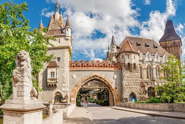 4⭐️ Budapest getaway at award-winning hotel 🇭🇺 😍