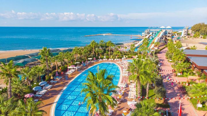 5⭐ Turkey all-inclusive family week ️ waterpark with 11 slides included 💦
