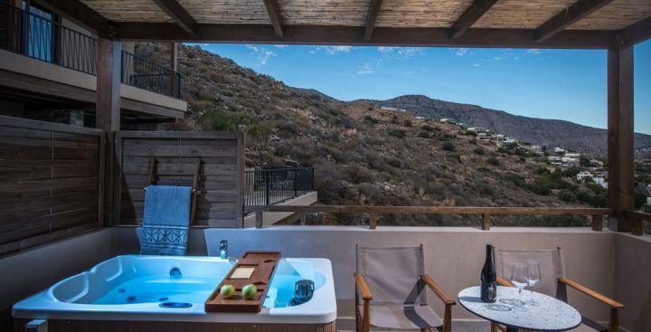 Stunning 5⭐️ adults-only Crete mini-break 🇬🇷 🏝️ 🔞