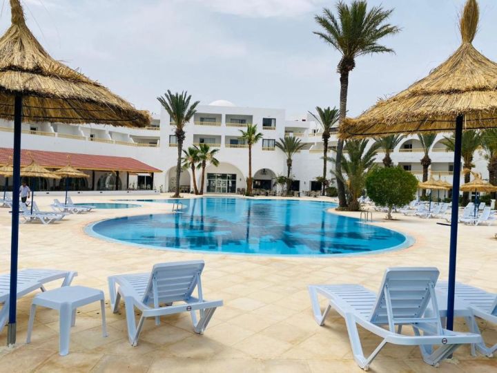 Hammamet en juillet/août : hôtel spa + pension complète👇